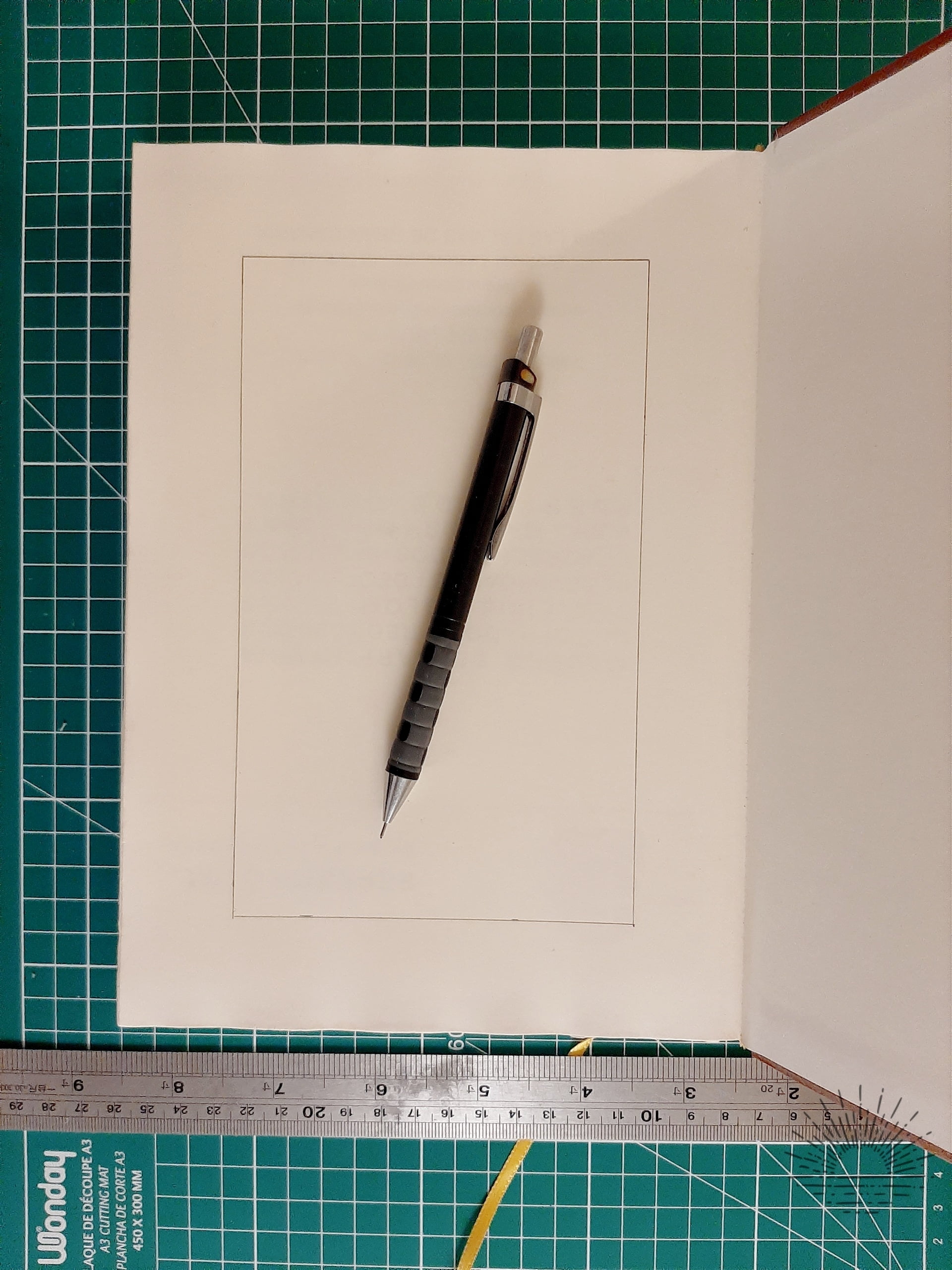 Hollow book - Secret compartment | NomadeCrafts - Making-of