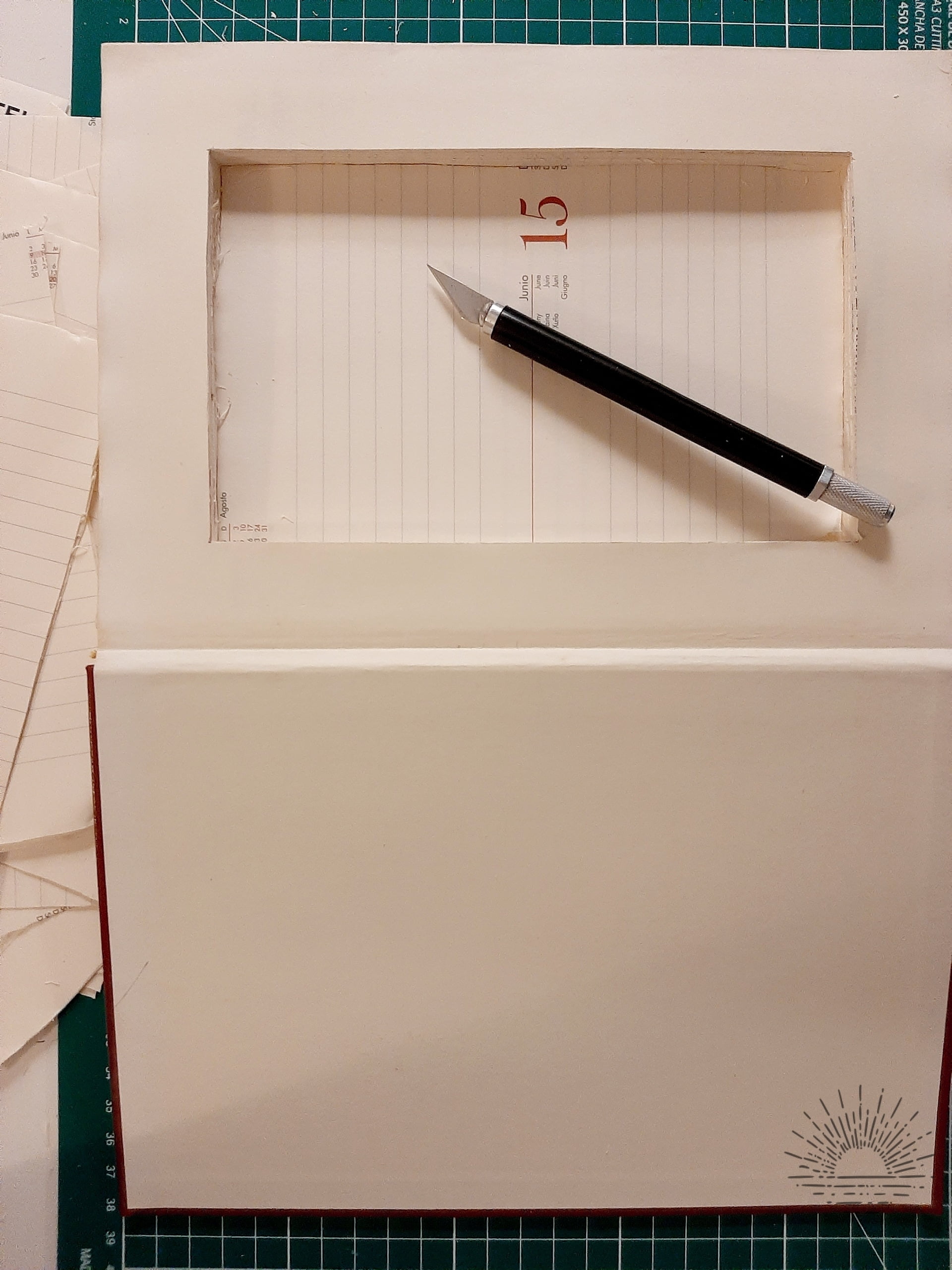 Hollow book - Secret compartment | NomadeCrafts - Making-of
