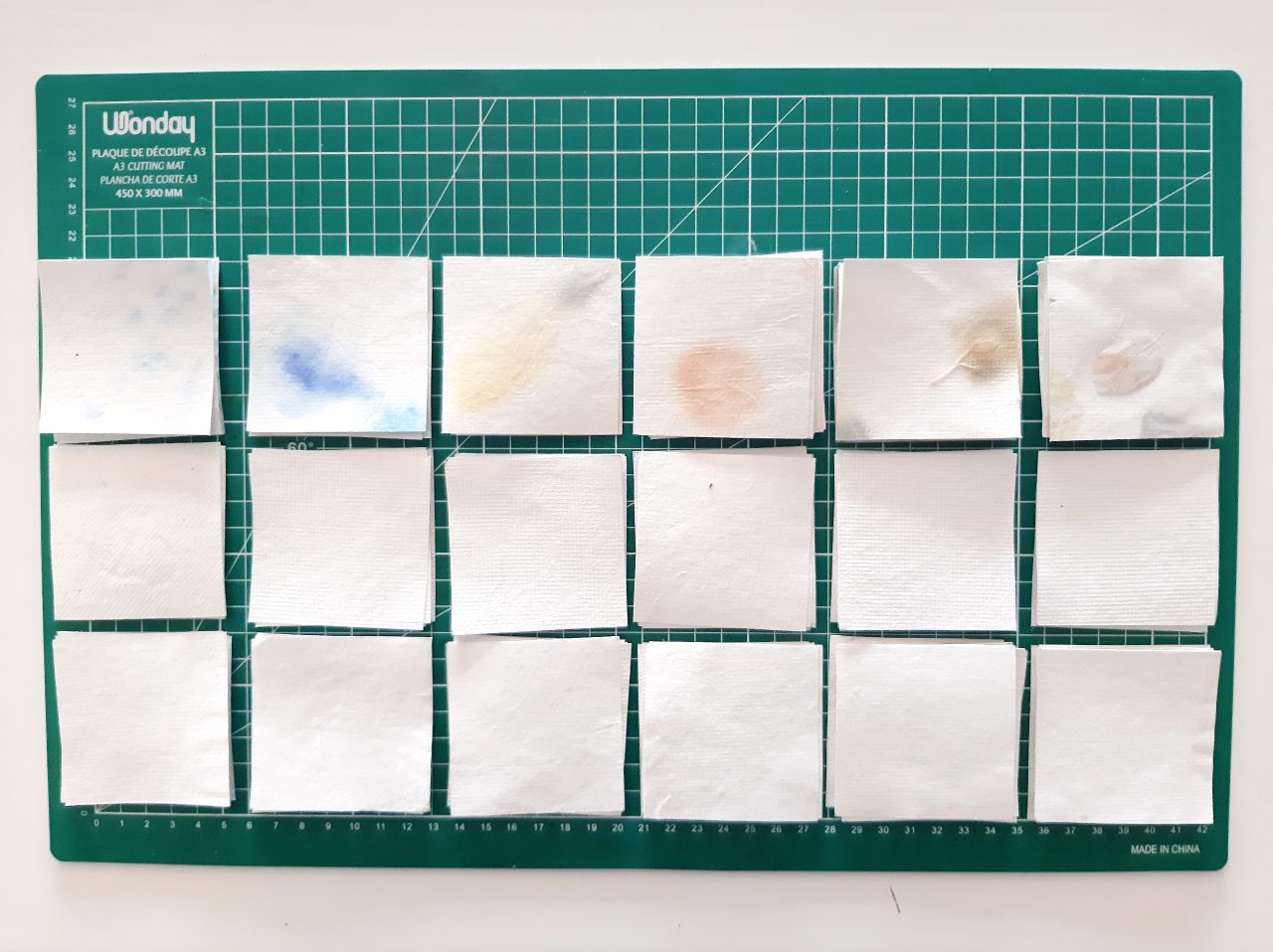 Recycled paper window decoration | NomadeCrafts