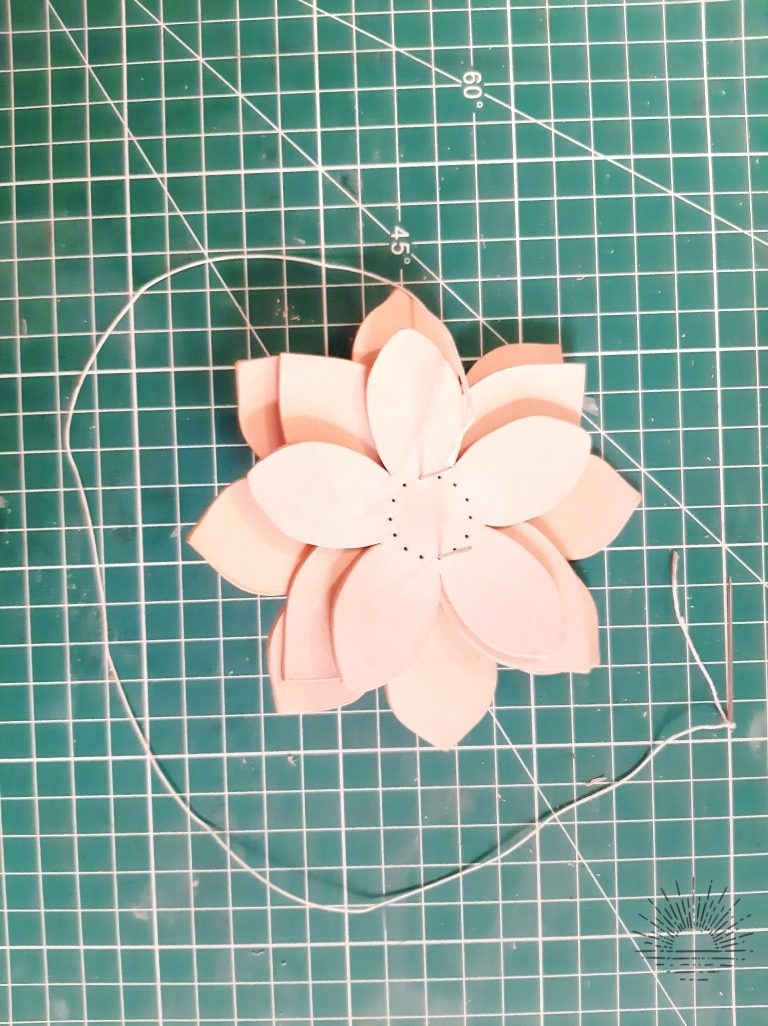 Leather lotus flower | NomadeCrafts - Tutorial