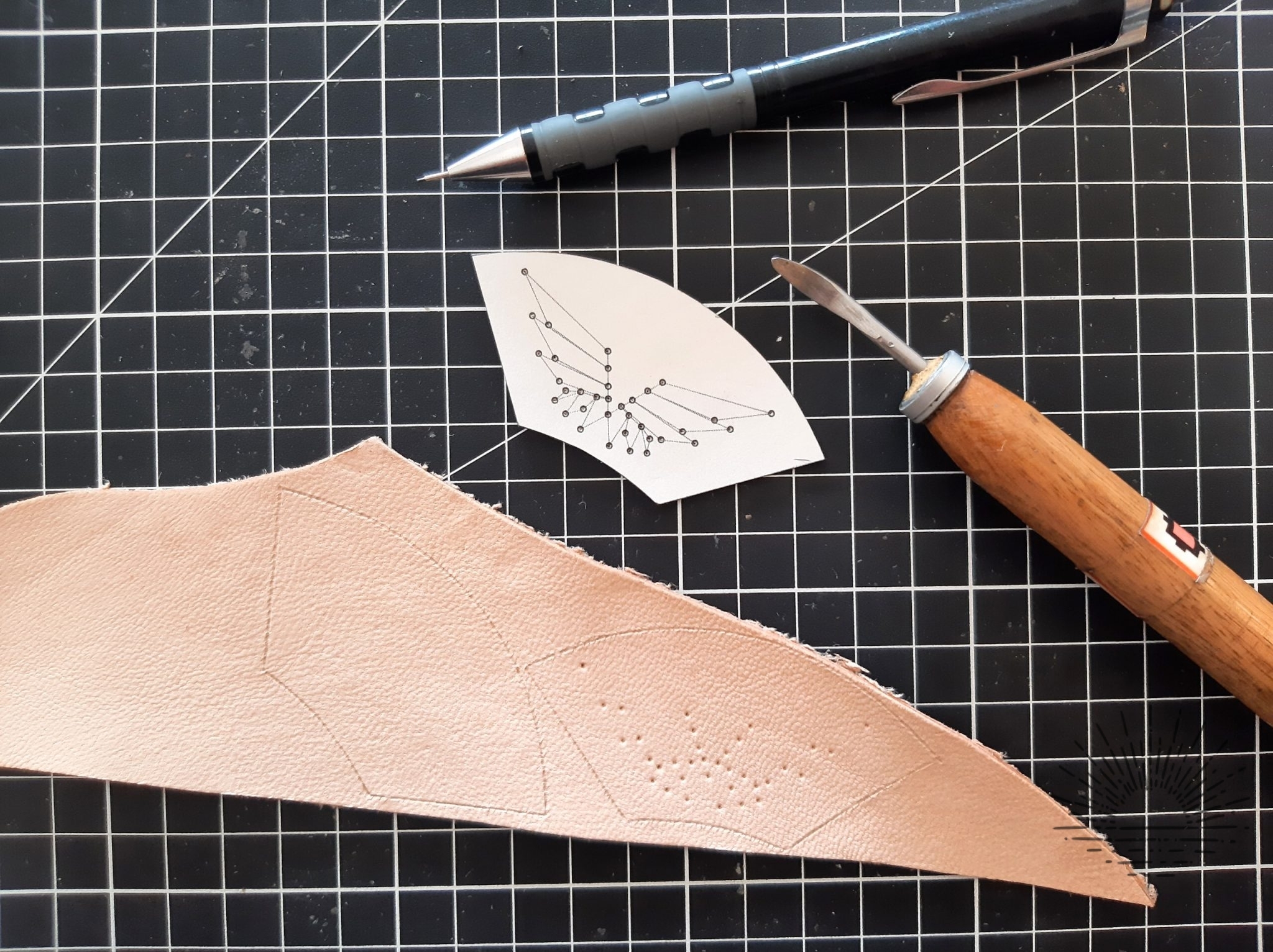 6 leather bookmarks ideas | NomadeCrafts - Tutorial