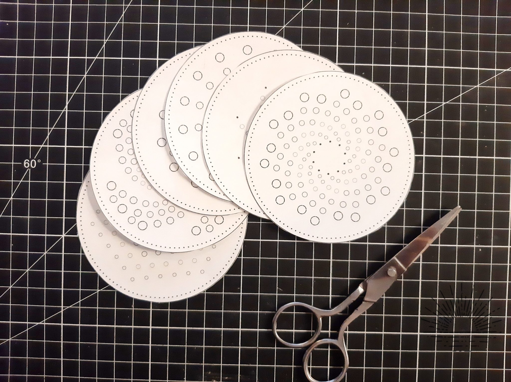 6 leather coasters with punched dotted motifs | NomadeCrafts
