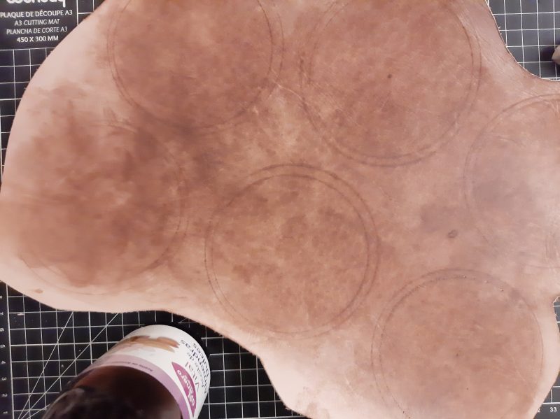 6 leather coasters with punched dotted motifs | NomadeCrafts